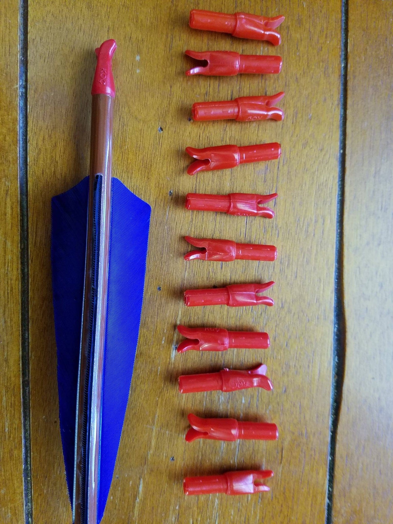 One Dozen Koc Nock - Original (Right and Left Handed) – Nomad Archery